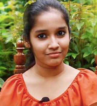 Anikha Surendran Wiki, Age, Biography, Height, Boyfriend & Family